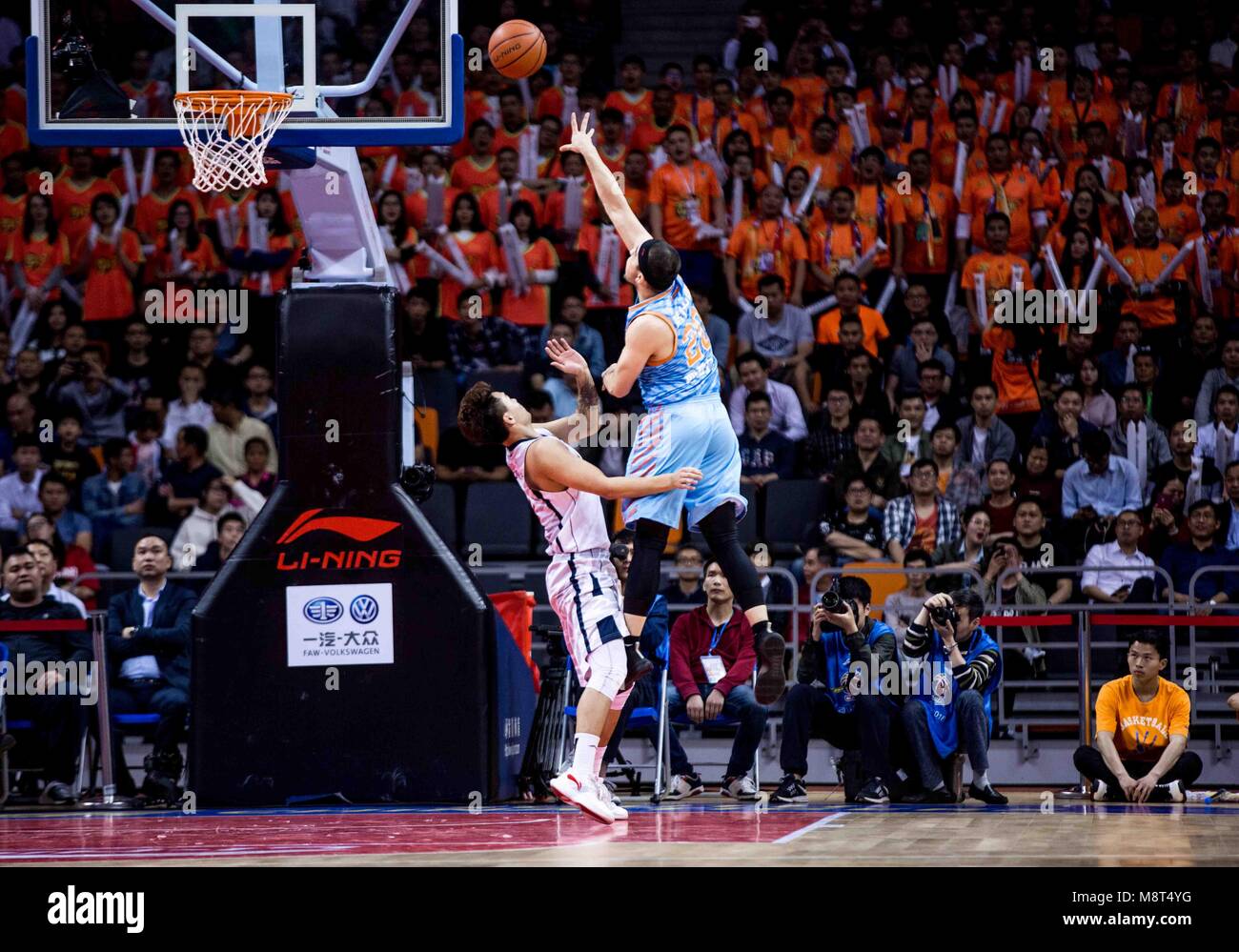 The Xinjiang Flying Tigers Basketball Team defeats Guangdong Tigers 95 ...