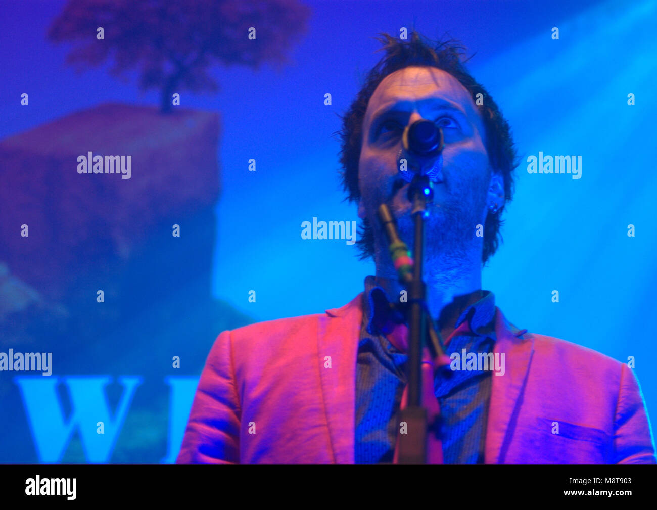 Bellowhead band hi-res stock photography and images - Alamy