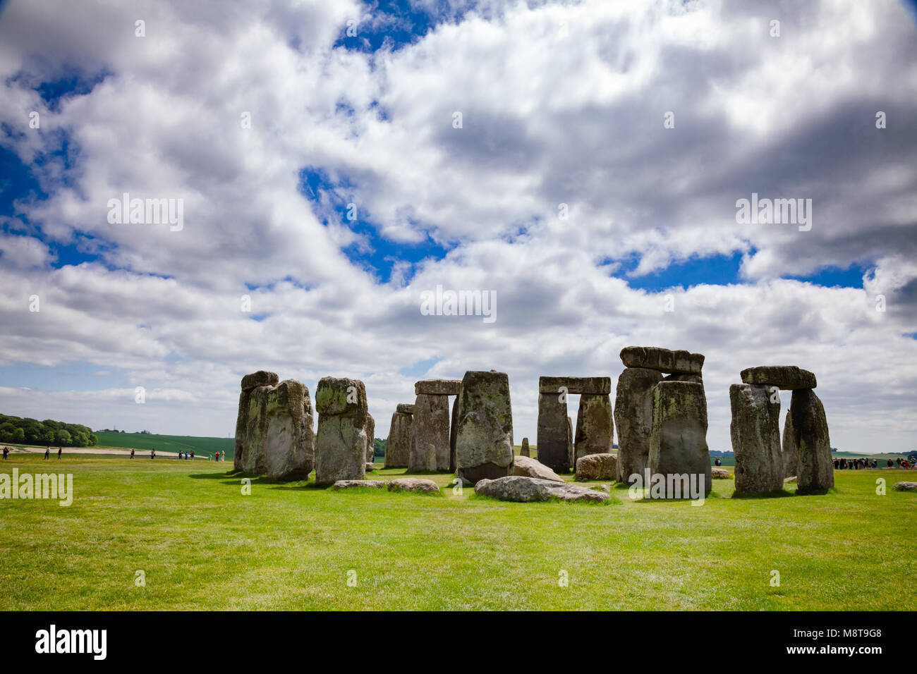 Standing megalith stones of ancient prehistoric monument Stonehenge in ...