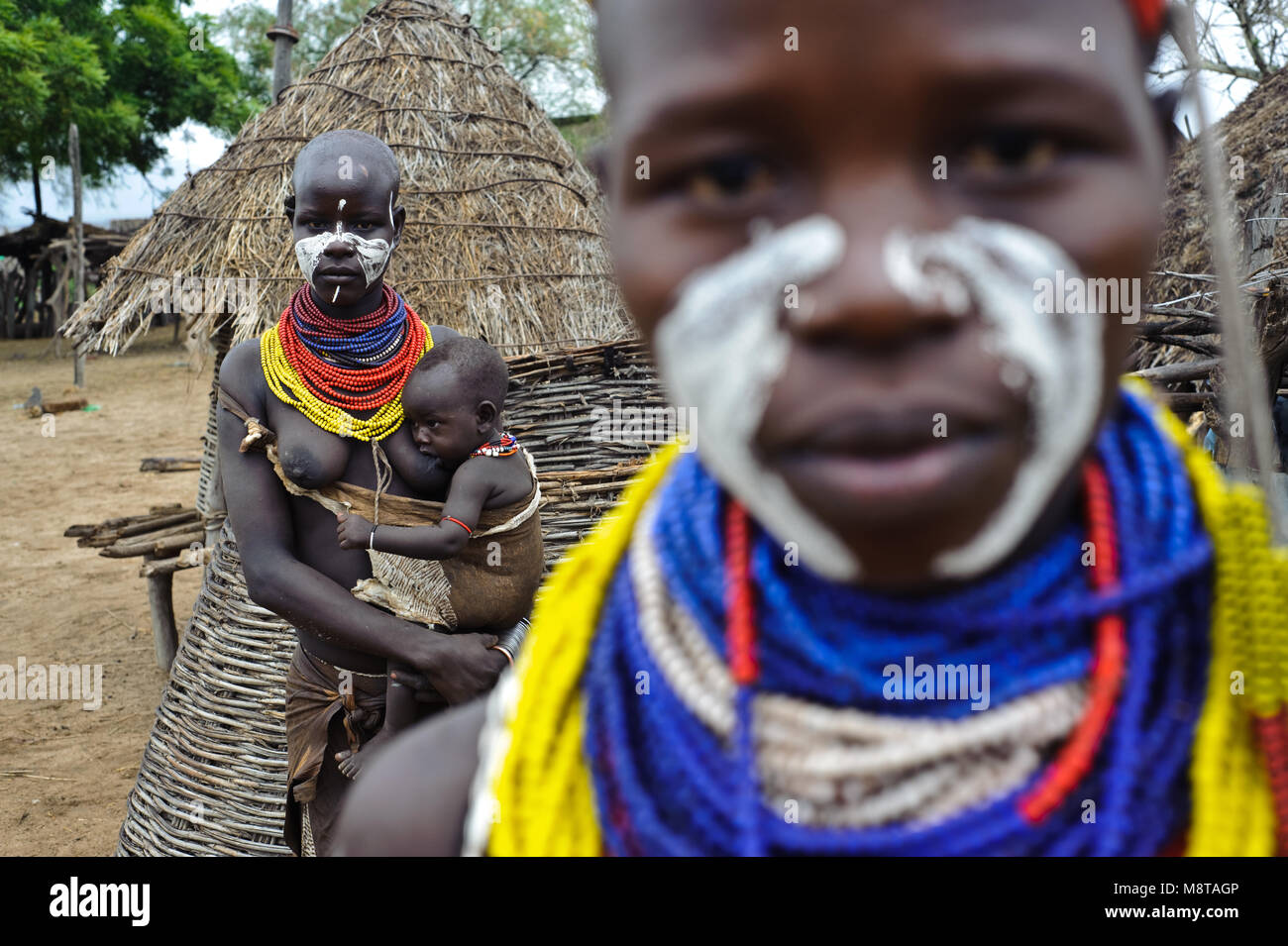 Karo people hi-res stock photography and images - Alamy