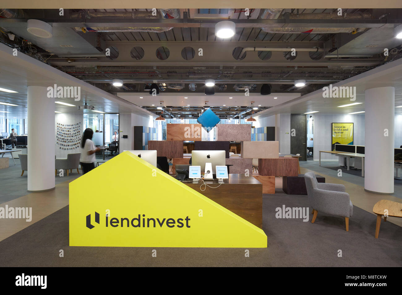 Office reception area open plan office hi-res stock photography and ...