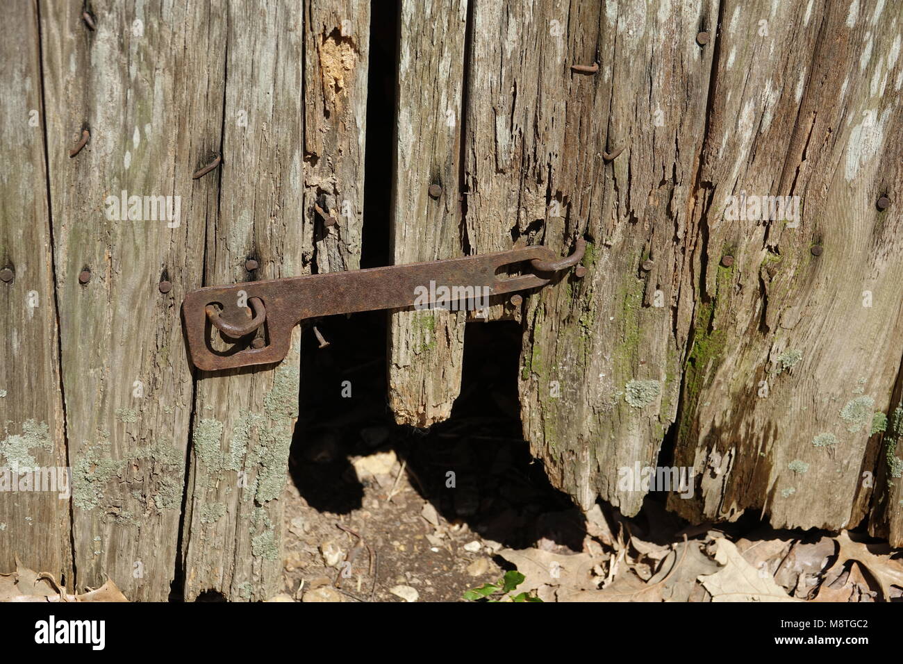 Crude hinge hi-res stock photography and images - Alamy