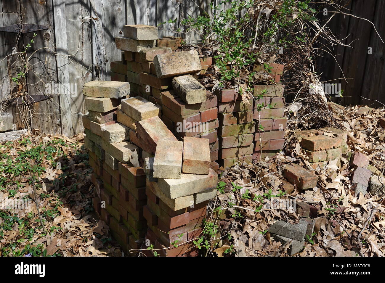 Clamp bricks hi-res stock photography and images - Alamy