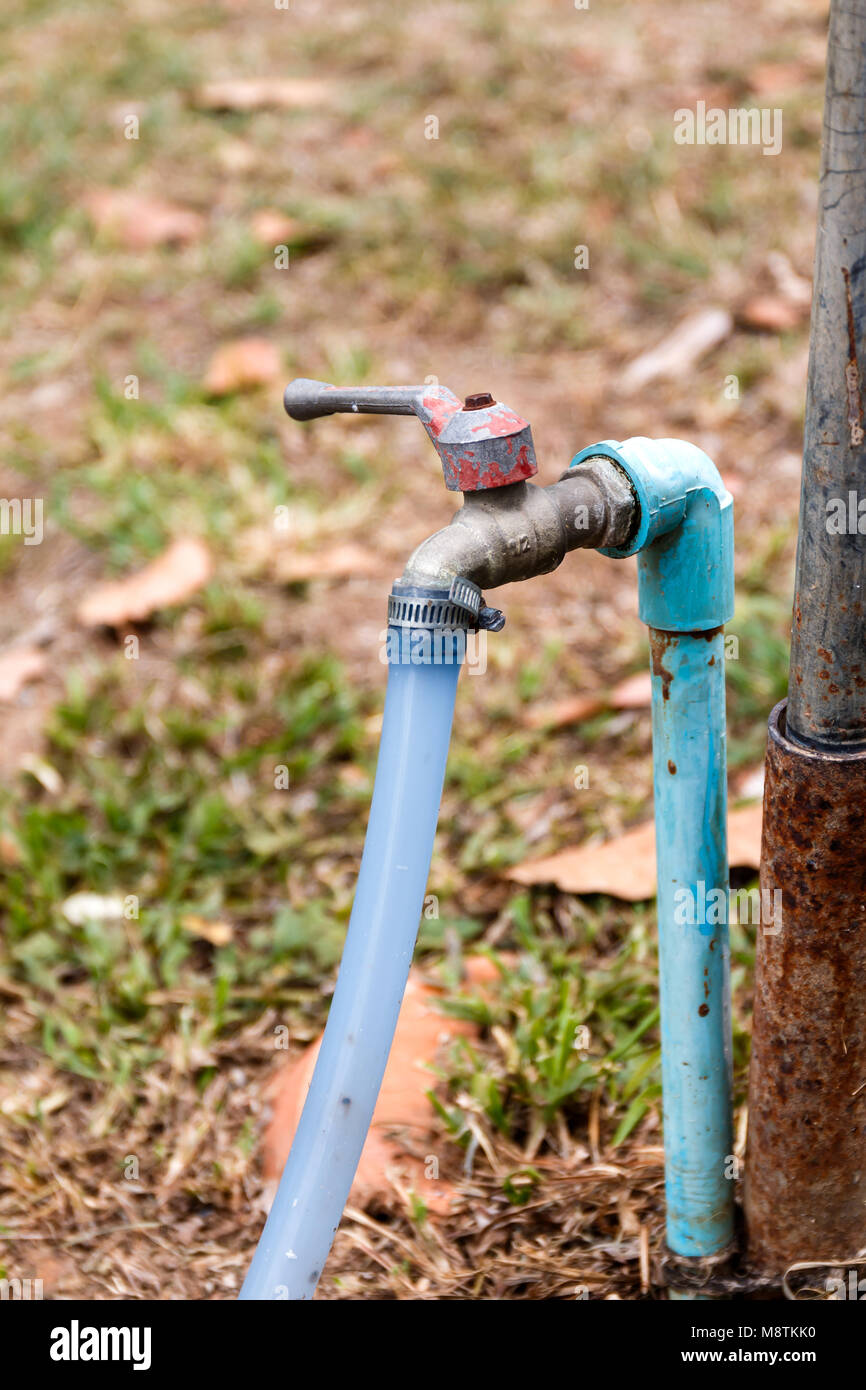 Vintage tap faucet and pipes hi-res stock photography and images - Alamy