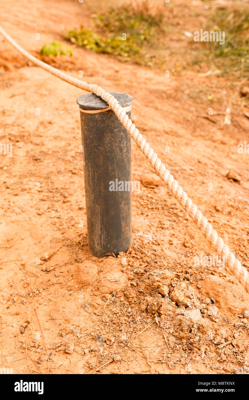 Garden fence close rope hi-res stock photography and images - Alamy