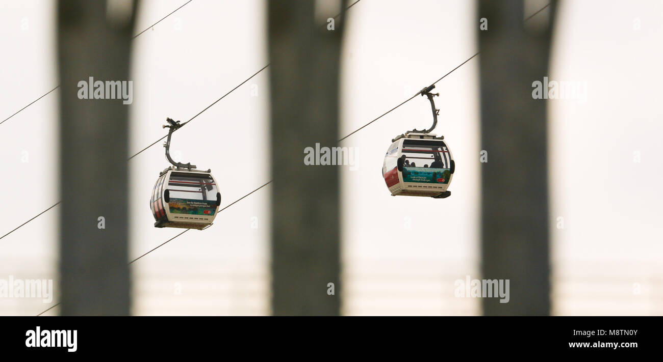 Emirates Air line Cable Cars over the river Thames from Greenwich ...