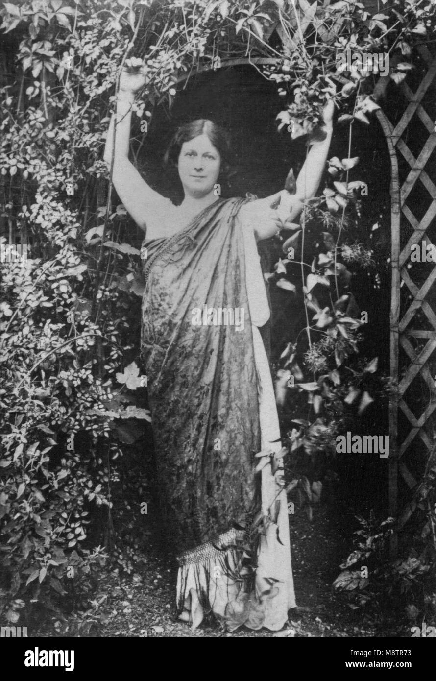 Portrait of Isadora Duncan ( 1877 - 1927 ) dancer - anonymous ...