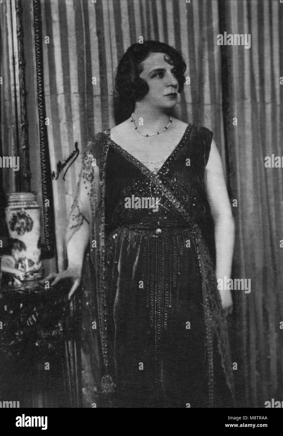 Portrait of Pauline Benda dit Simone ( 1877 - 1985 ) actor ...