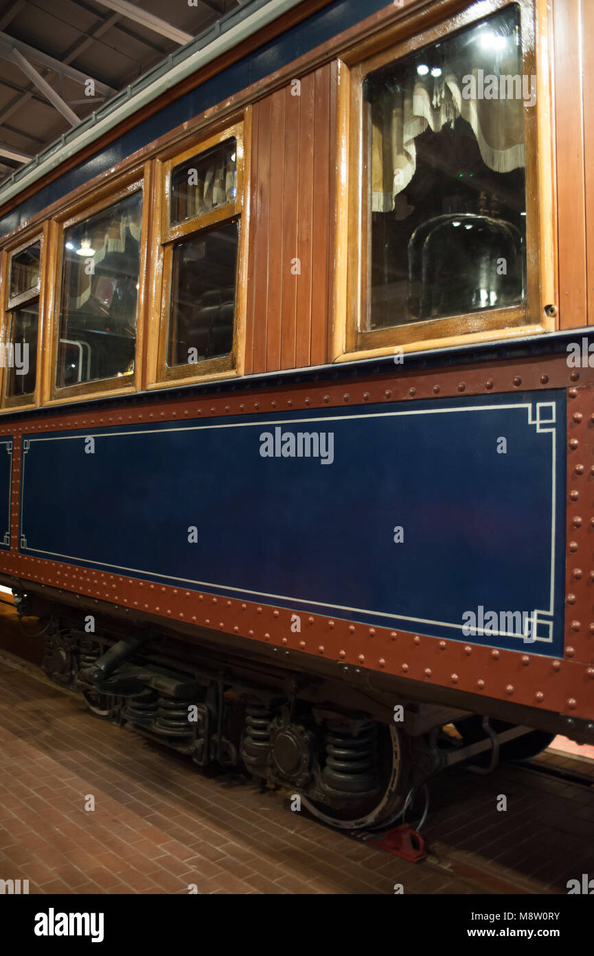 Train windows hi-res stock photography and images - Alamy