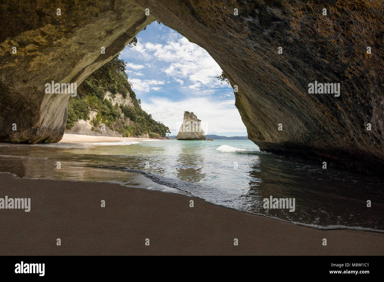 Te whanganui a hei marine reserve hi-res stock photography and images ...