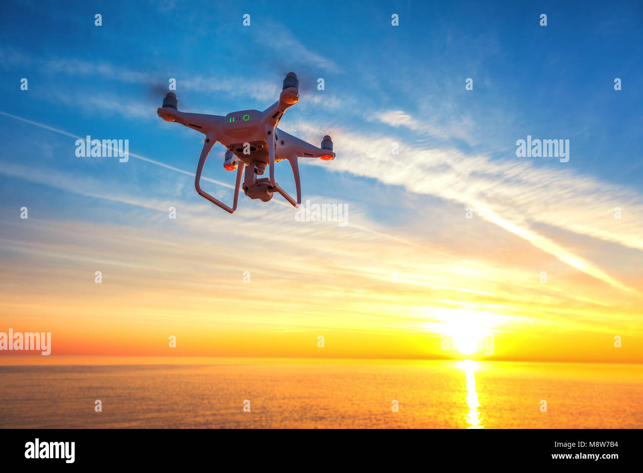 Flying over tropical resort hi-res stock photography and images - Alamy