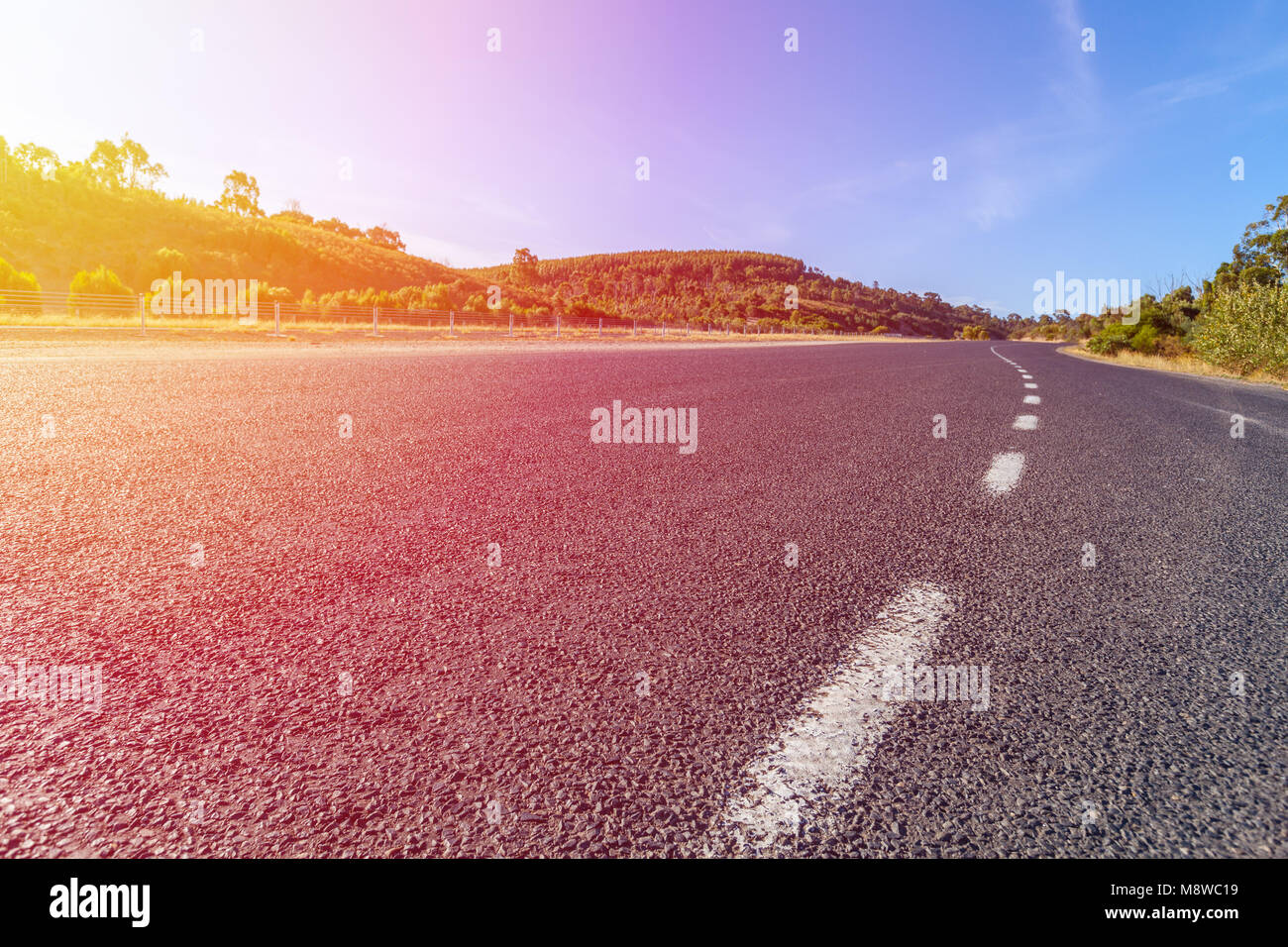 Dotted white line hi-res stock photography and images - Alamy