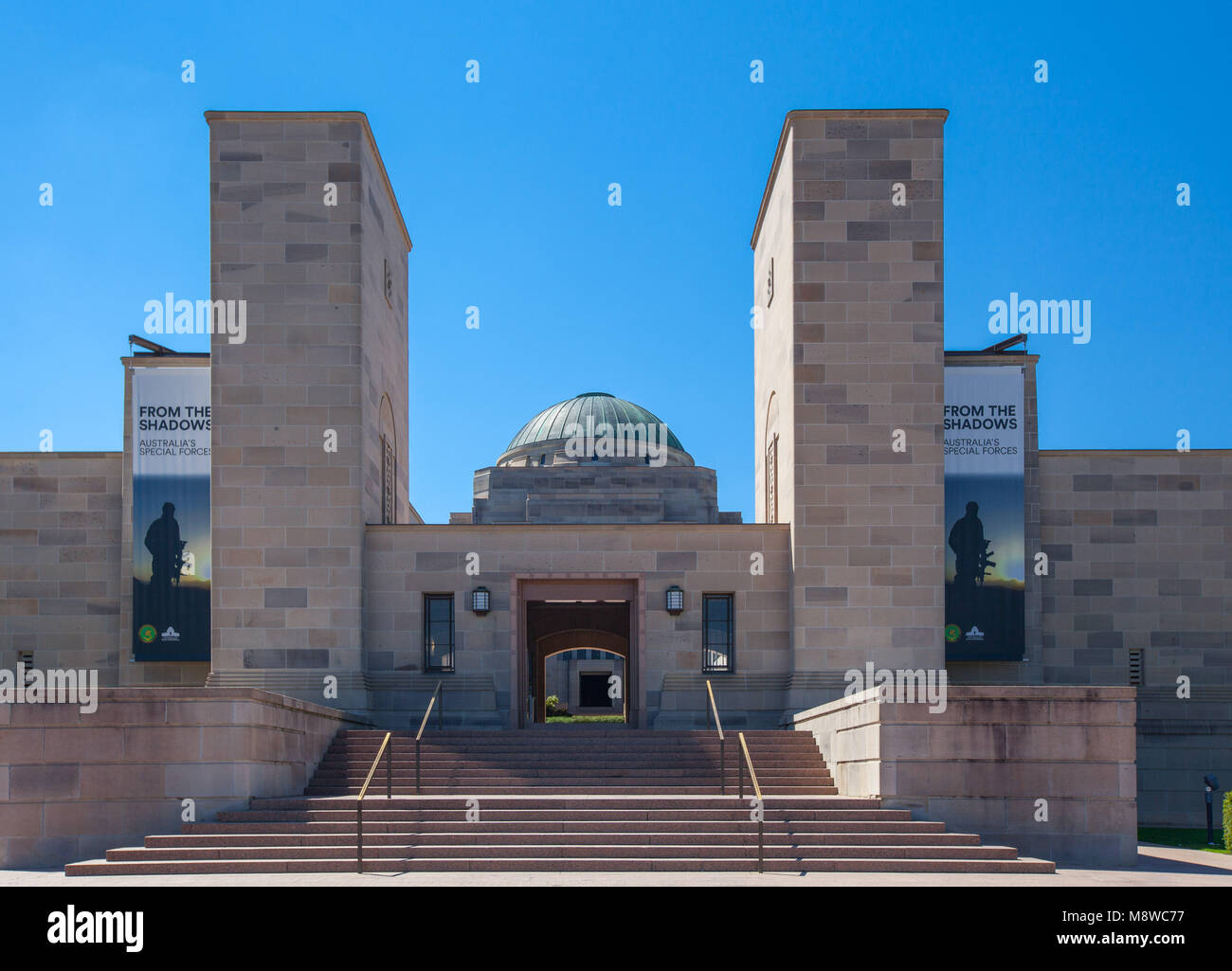 Australian war memorial military museum hi-res stock photography and ...