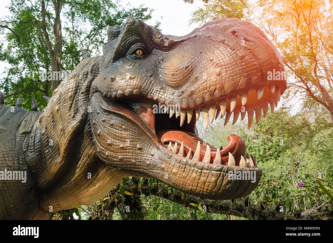 Statue of tyrannosaurus rex head hi-res stock photography and images ...