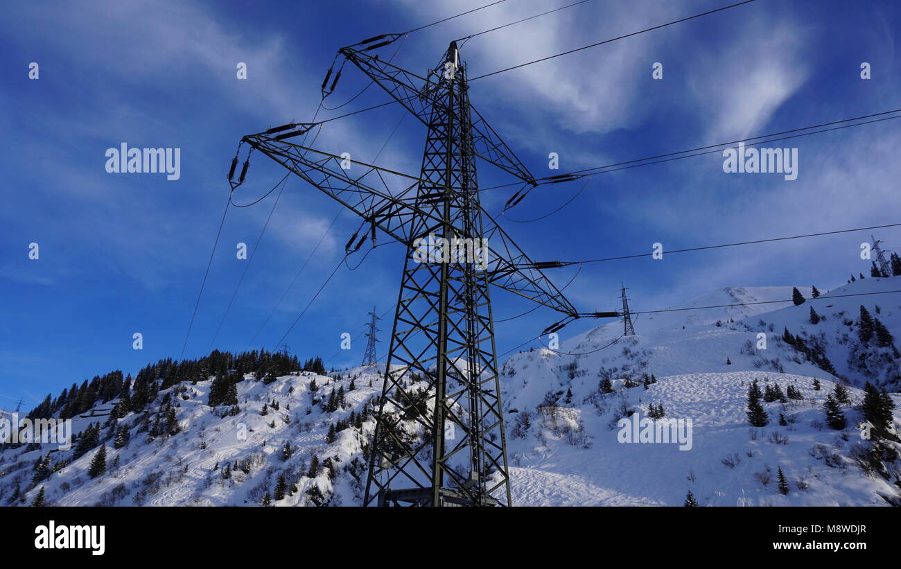 Arlbergpass zwischen Stuben und St. Anton im Winter Stock Photo - Alamy