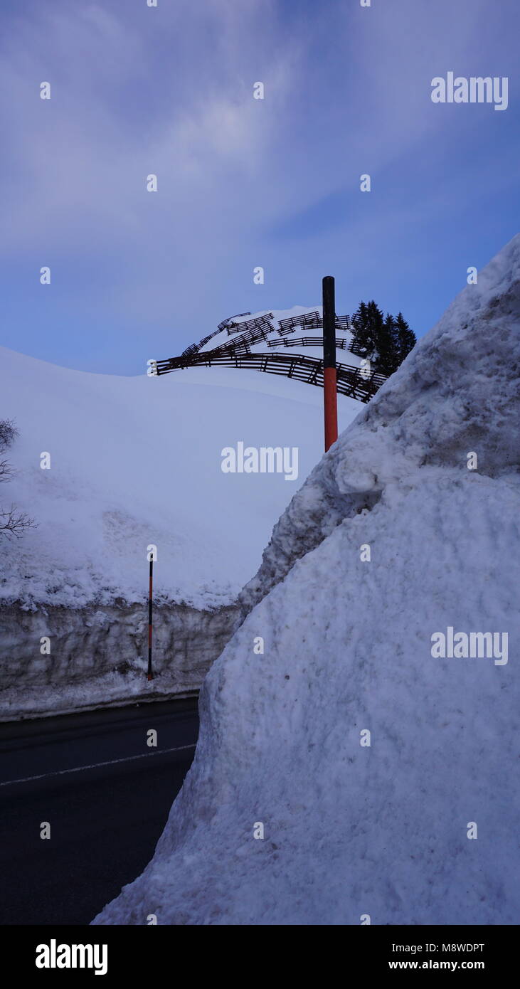 Arlbergpass zwischen Stuben und St. Anton im Winter Stock Photo - Alamy