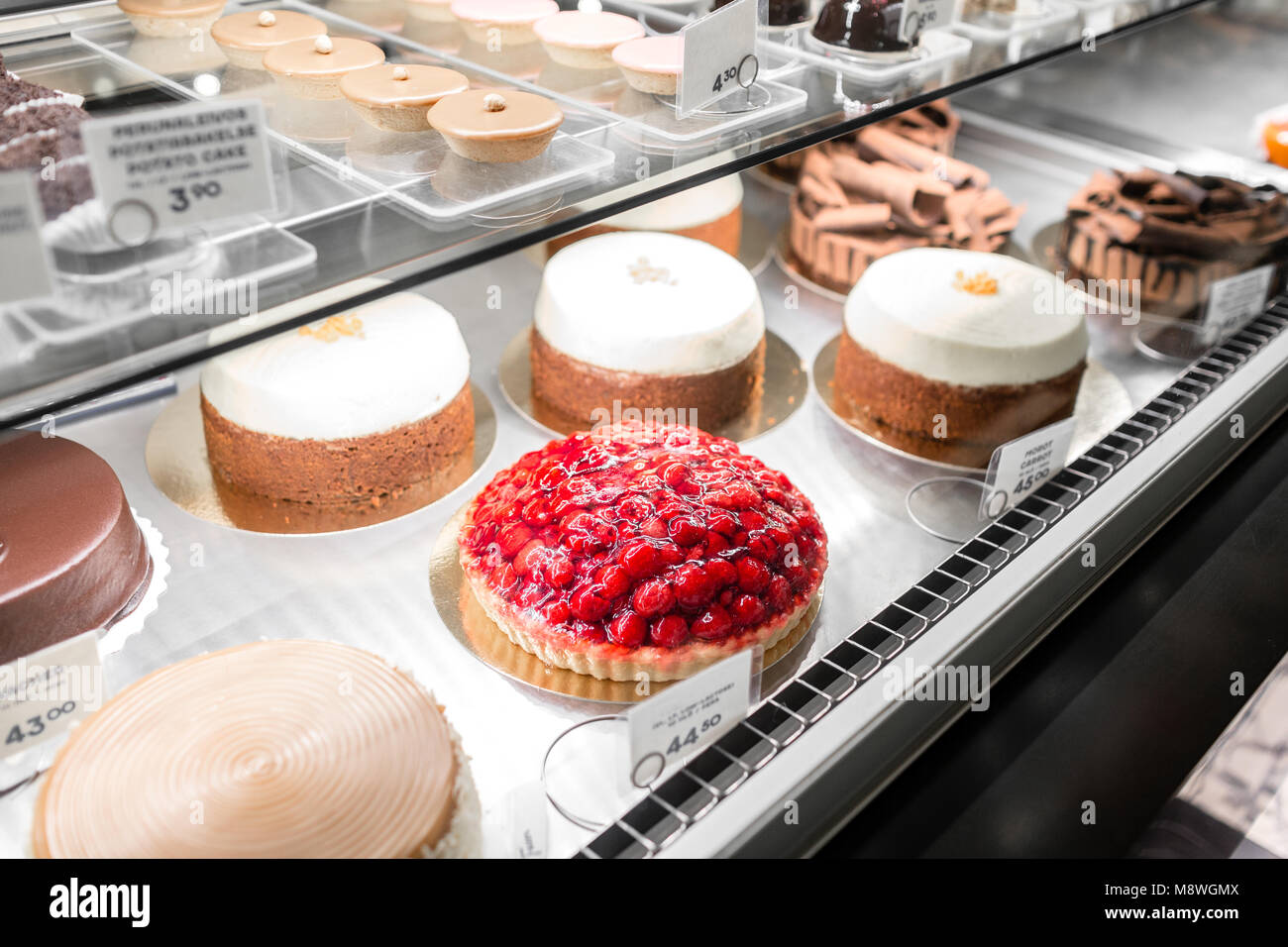 Showcase of cakes hi-res stock photography and images - Alamy