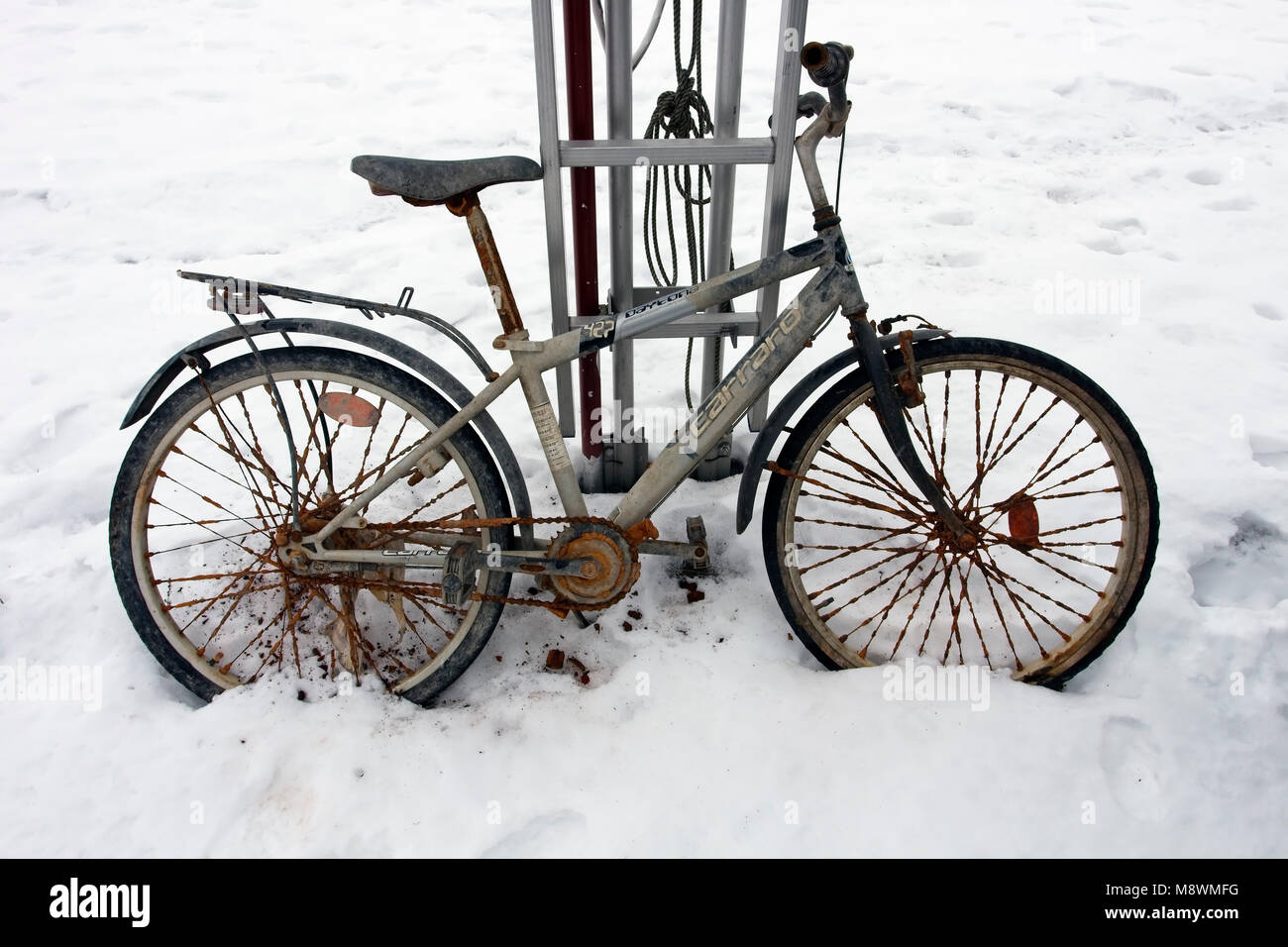 rusty bicycle outdoors Stock Photo - Alamy