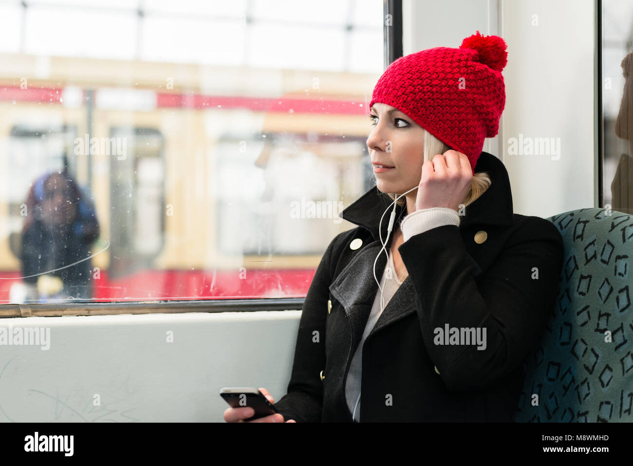 Looking out window train railroad hi-res stock photography and images ...