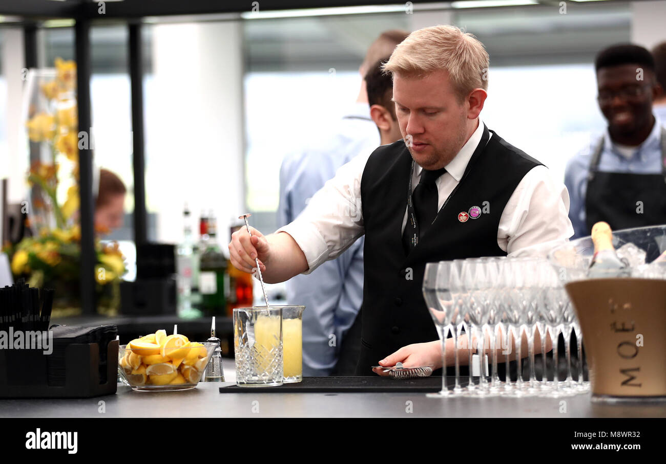 Staff at the Theatre @ The Festival restaurant mixing drinks Stock ...