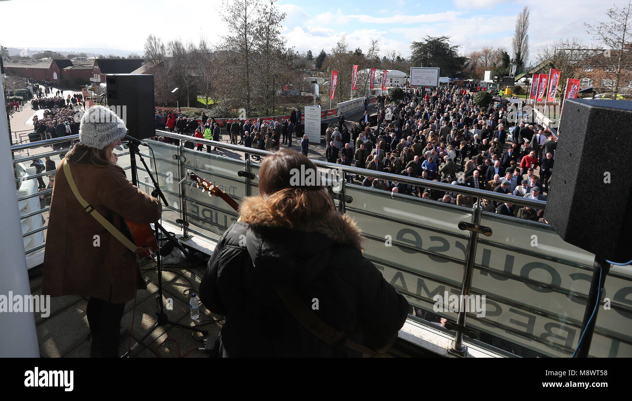 Taylor & The Mason performing as racegoers arrive during St Patrick's ...