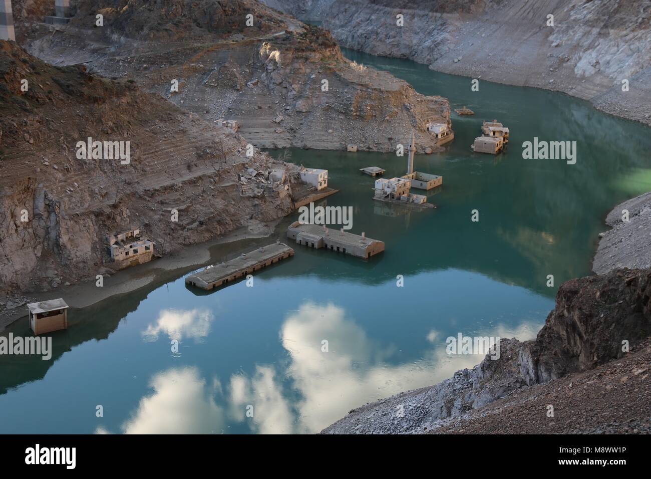Underwater dam hi-res stock photography and images - Alamy