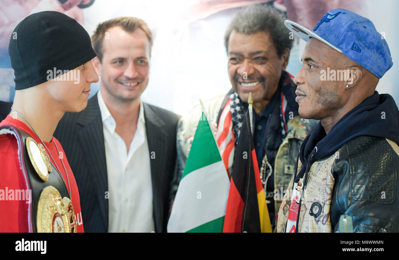 Boxing promoters hi-res stock photography and images - Alamy