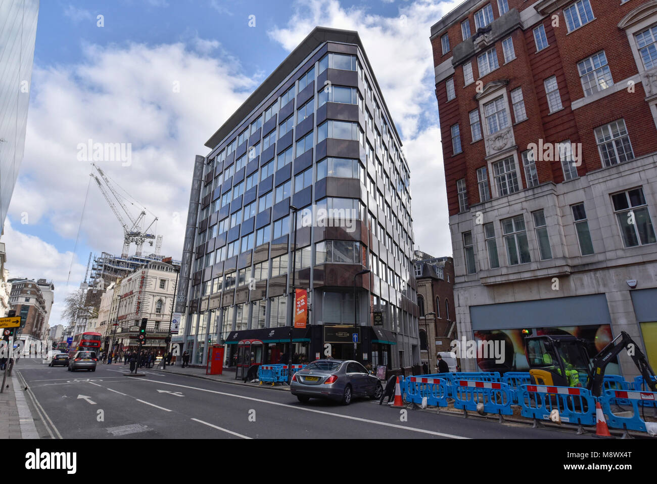 Facebook offices exterior hi-res stock photography and images - Alamy