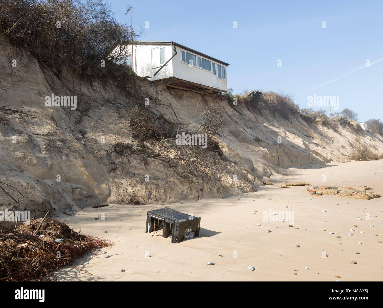 Coastal erosion of the cliffs at hemsby hi-res stock photography and ...