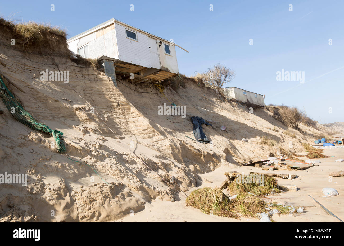 Coastal erosion of the cliffs at hemsby hi-res stock photography and ...