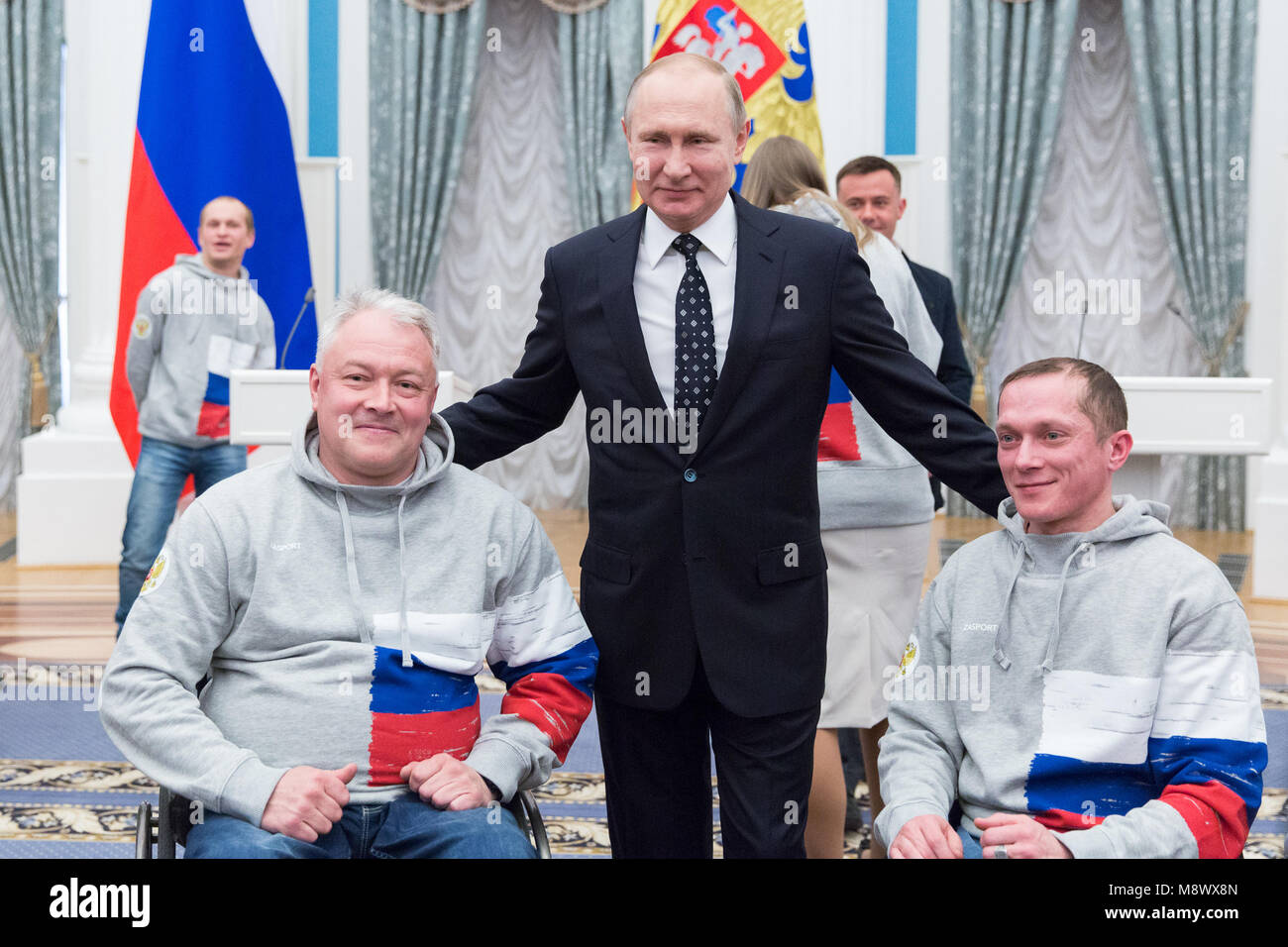 Russian president vladimir putin awarding hi-res stock photography and ...