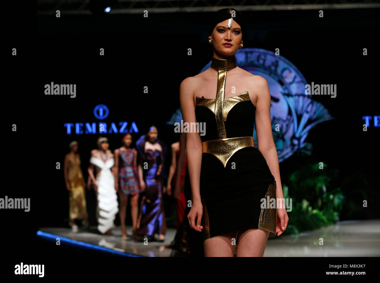 (180321) -- BEIRUT, March 21, 2018 (Xinhua) -- A model presents a ...