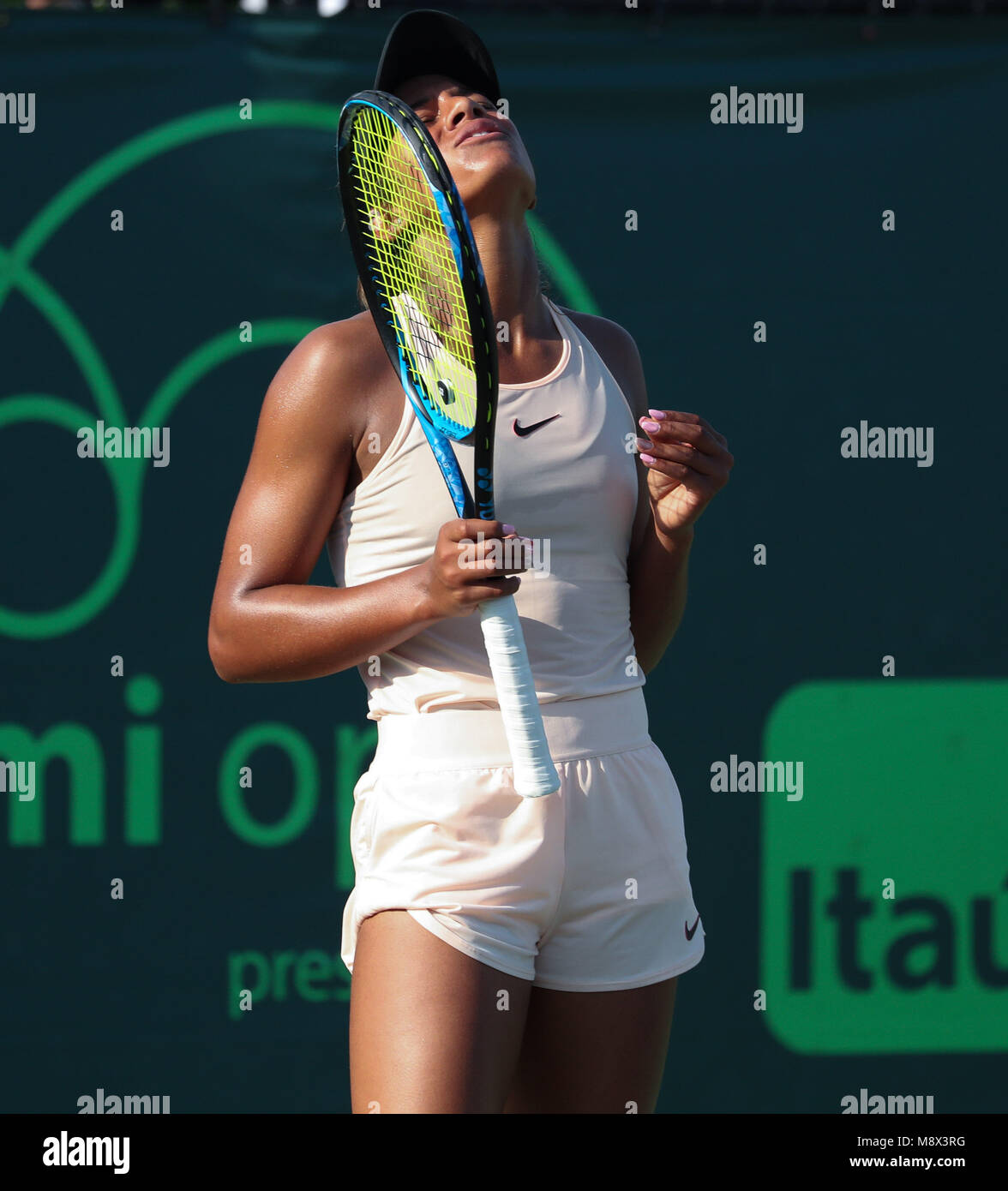 Claire whitney hi-res stock photography and images - Alamy