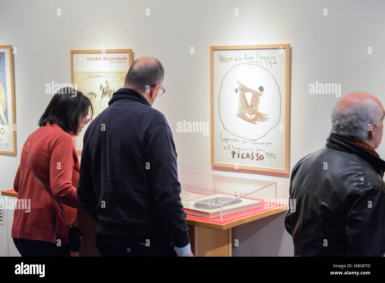 Pablo picasso painting with light hi-res stock photography and images ...