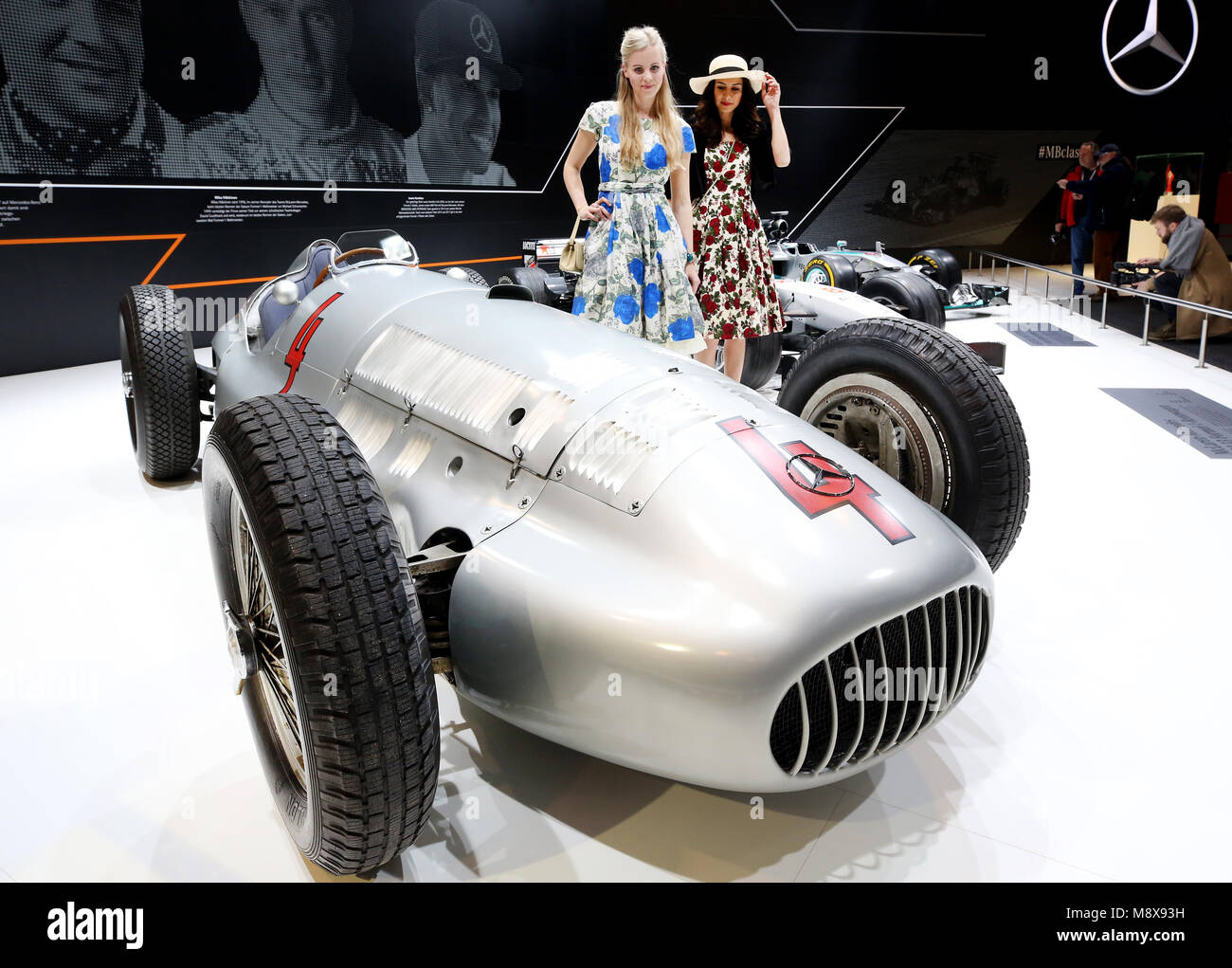 Two litre cars hi-res stock photography and images - Alamy