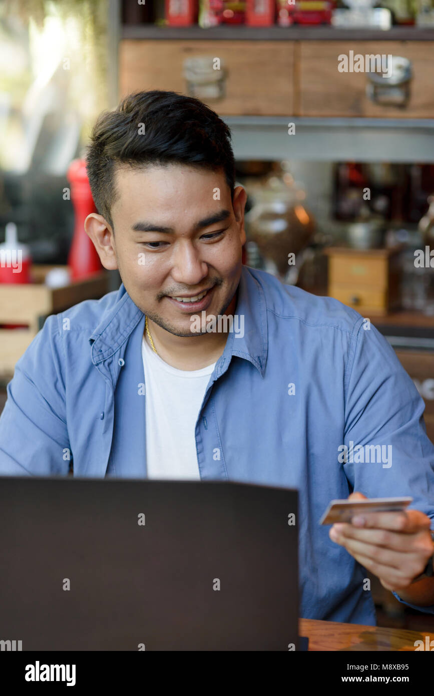 Online bank transfer hi-res stock photography and images - Alamy