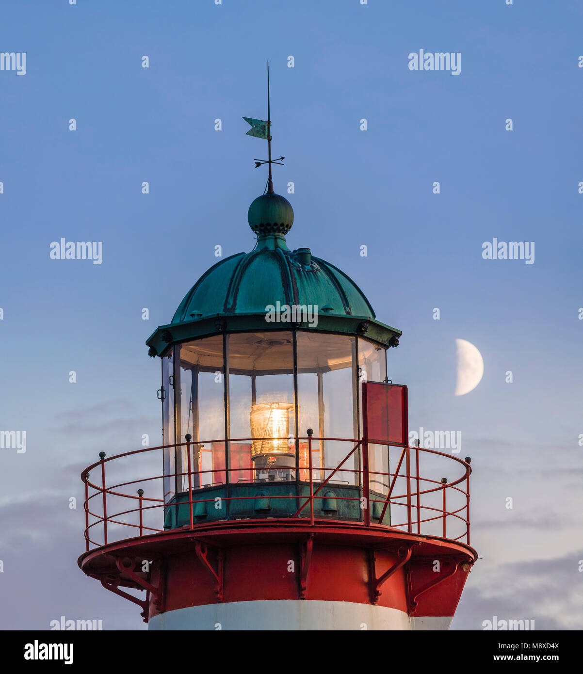 Lighthouse at night moon hi-res stock photography and images - Alamy