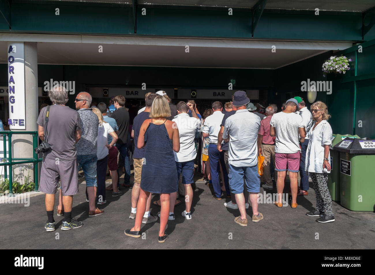 People queueing to get drinks hi-res stock photography and images - Alamy