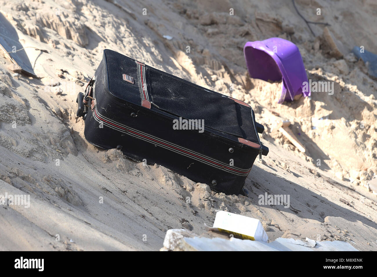 Homes in cliff from hi-res stock photography and images - Alamy