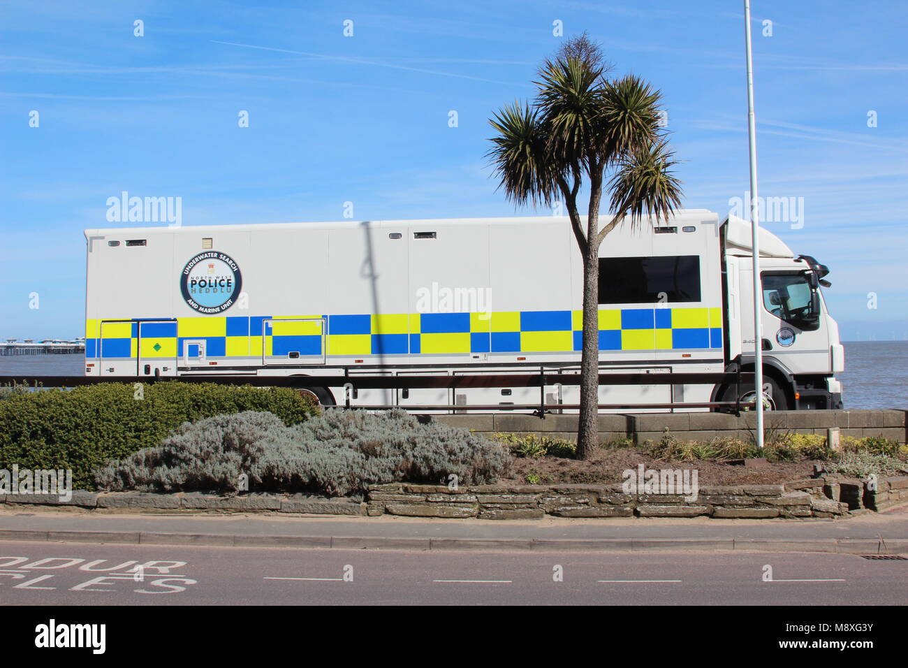 Welsh police van hi-res stock photography and images - Alamy