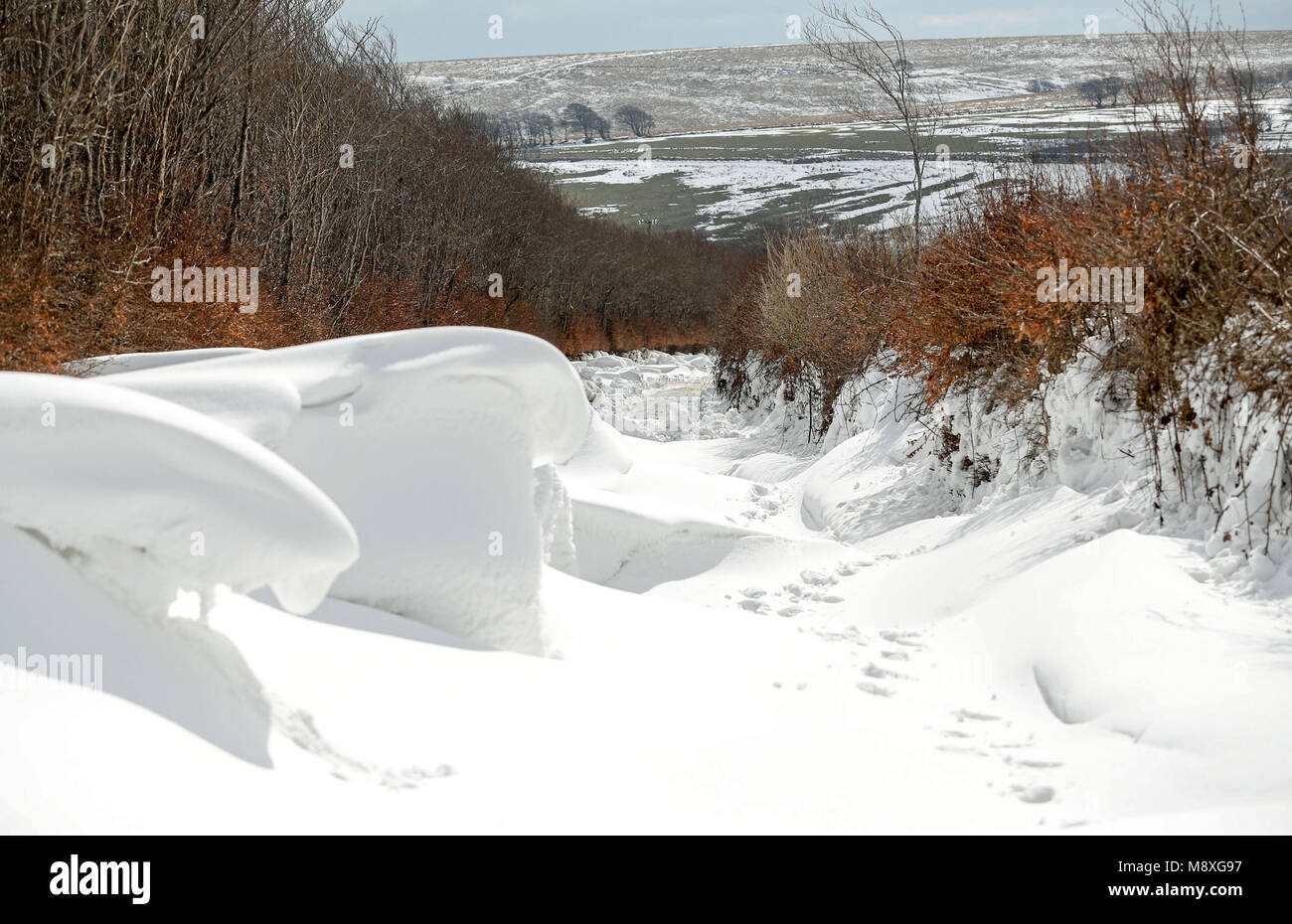 Drifted snow blocks hi-res stock photography and images - Alamy