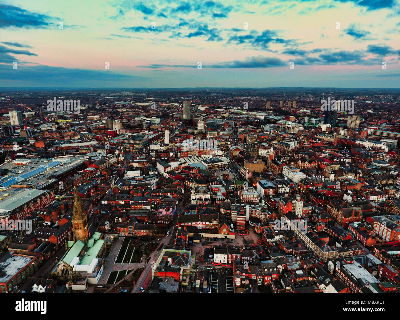 Skyscraper above clouds hi-res stock photography and images - Alamy