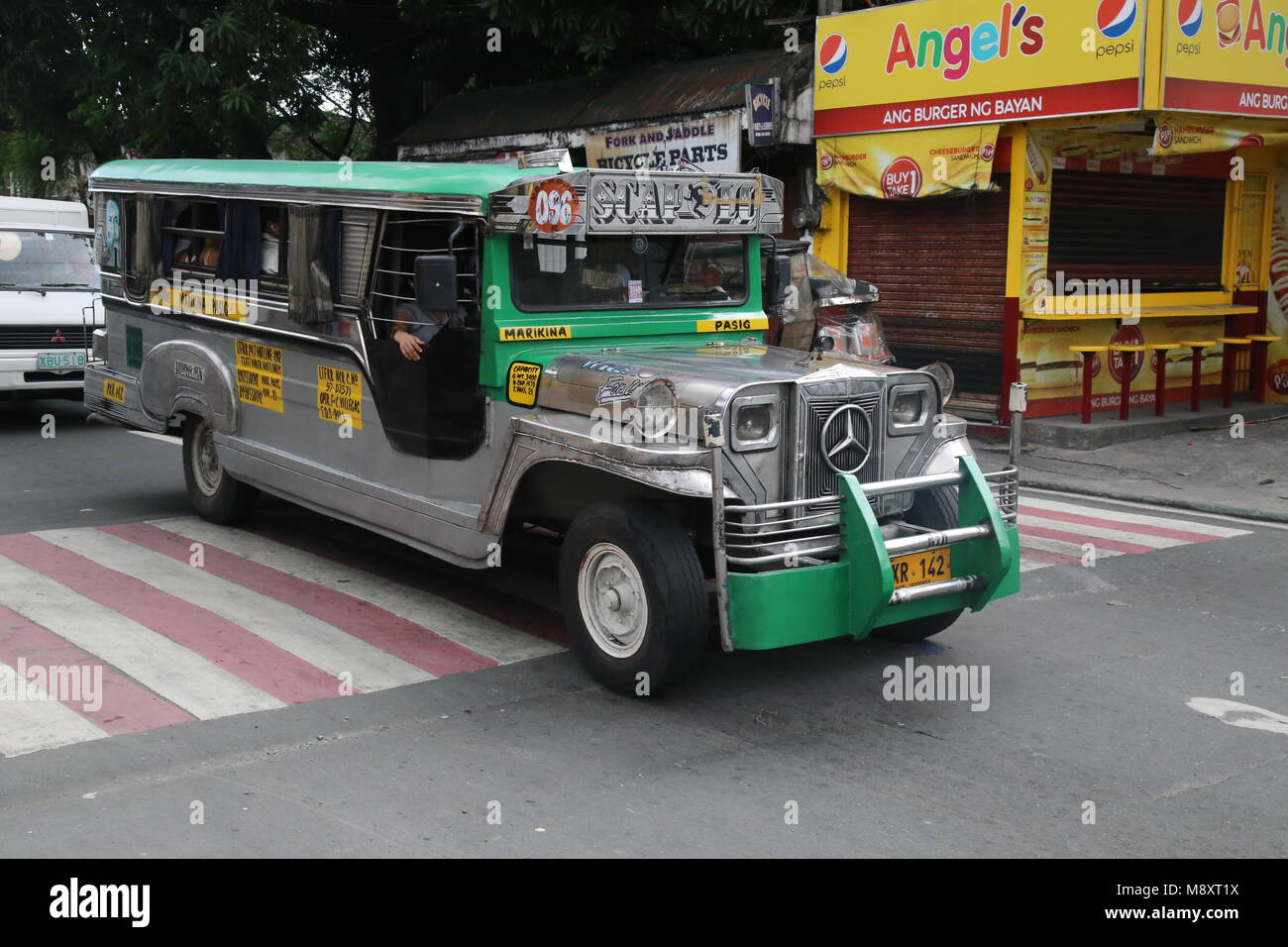Jeepneys Stock Photos & Jeepneys Stock Images - Alamy