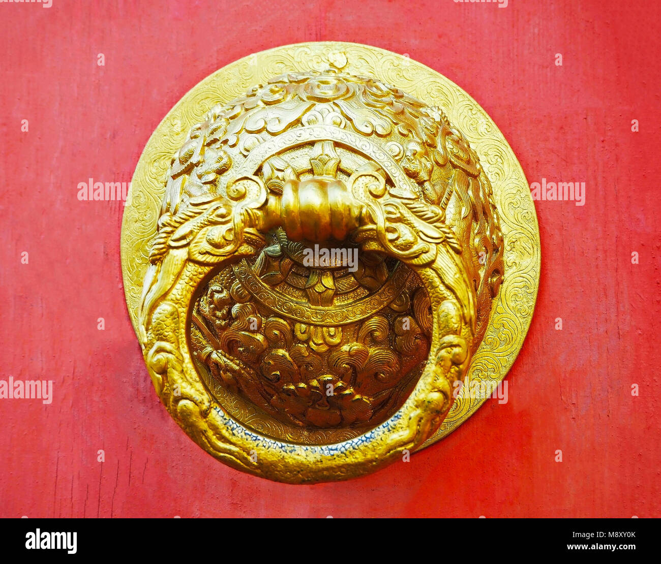 Gold door knocker isolated hi-res stock photography and images - Alamy
