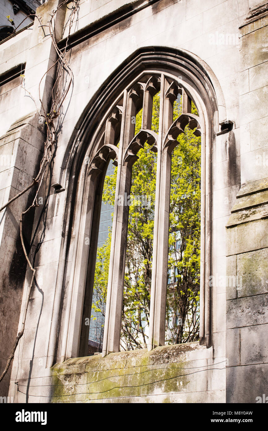 A window at the ruined church of St-Dunstan-in-the-East, London Stock ...