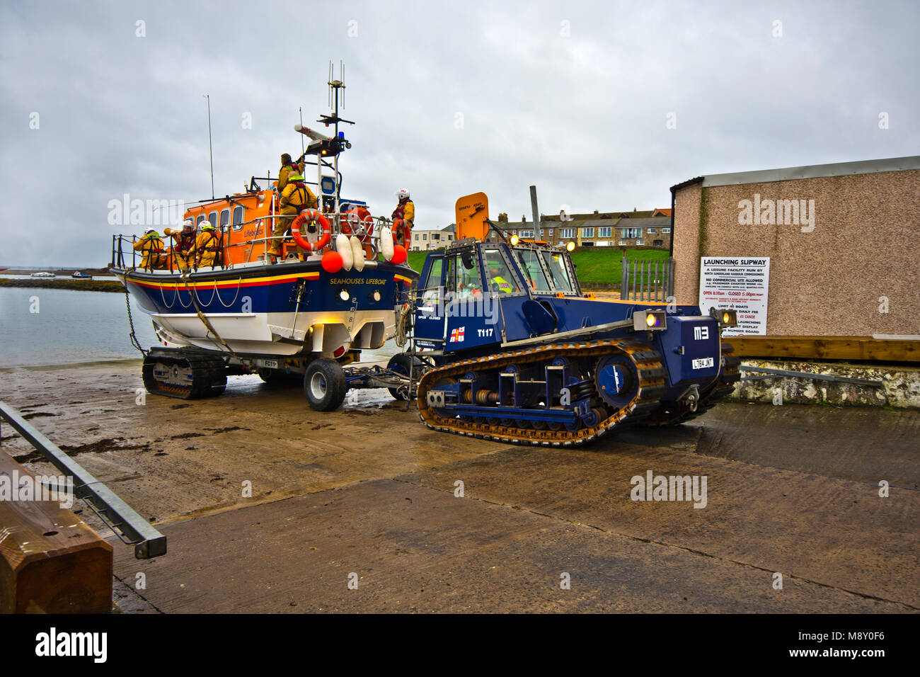 Rnli lifeboat transport trailer hi-res stock photography and images - Alamy