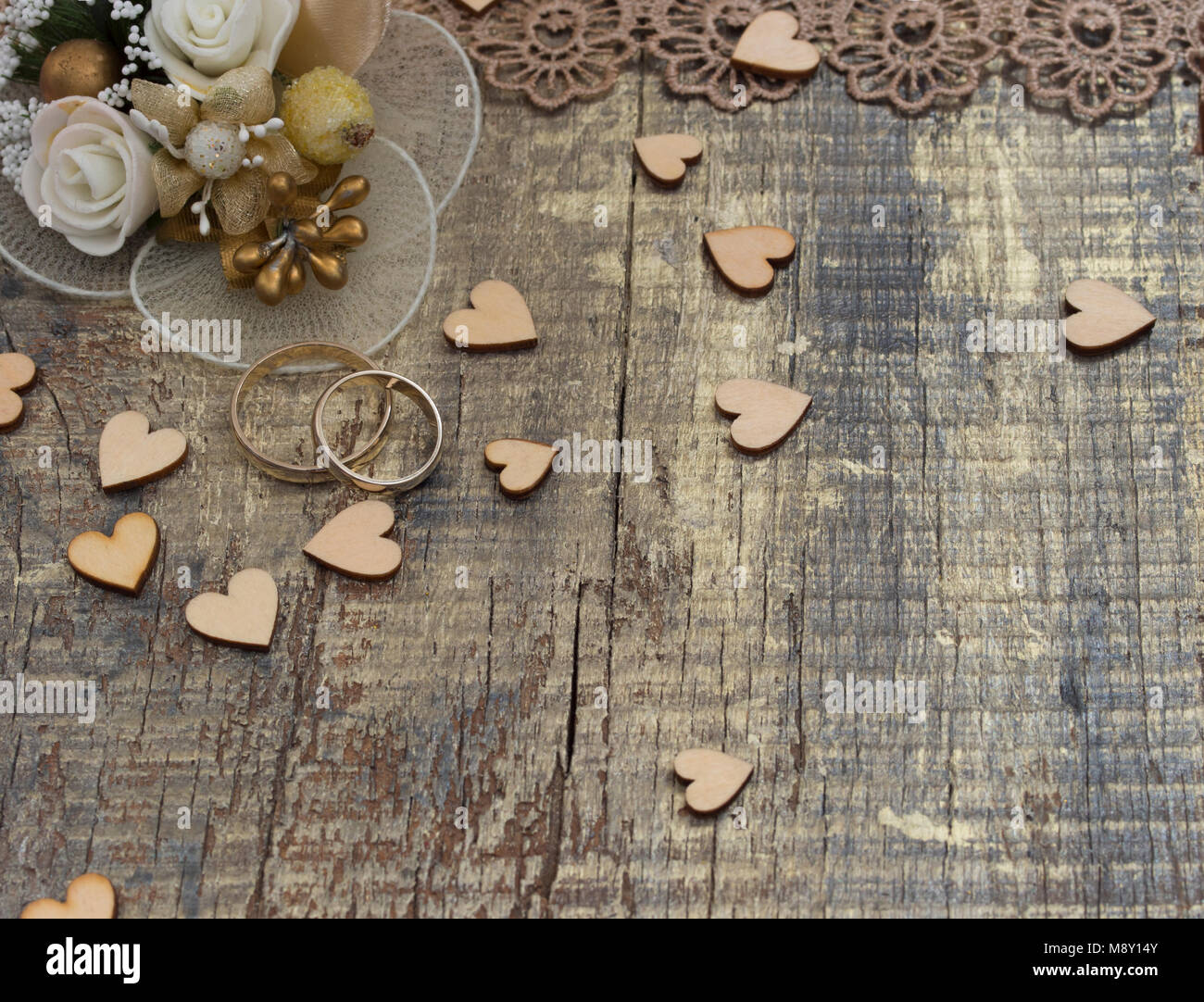wedding rings in the decorative arrangement Stock Photo - Alamy