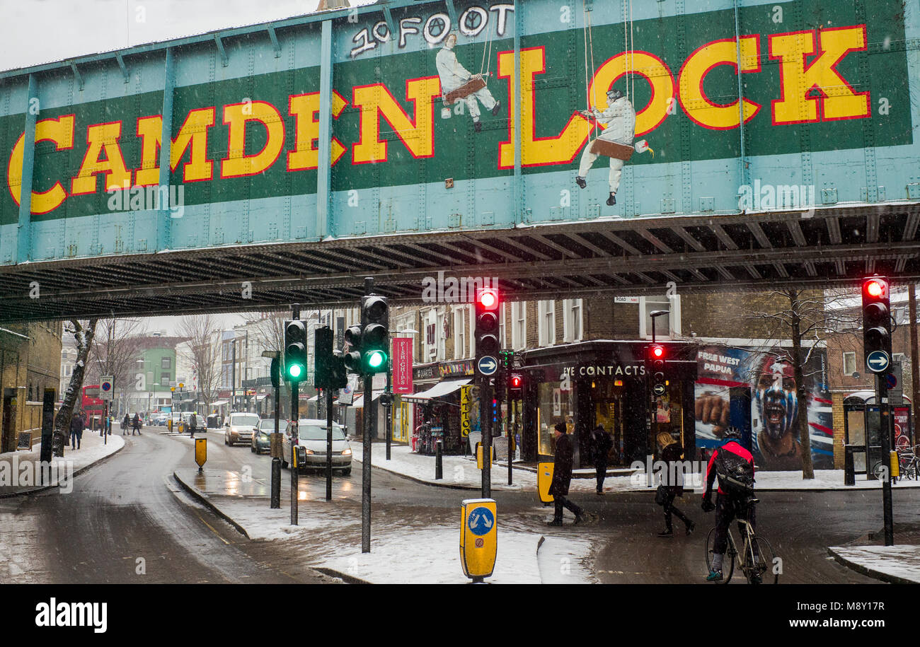 London snowscape hi-res stock photography and images - Alamy