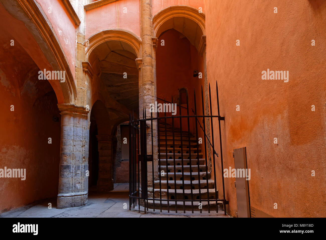 Traboules lyon hi-res stock photography and images - Alamy