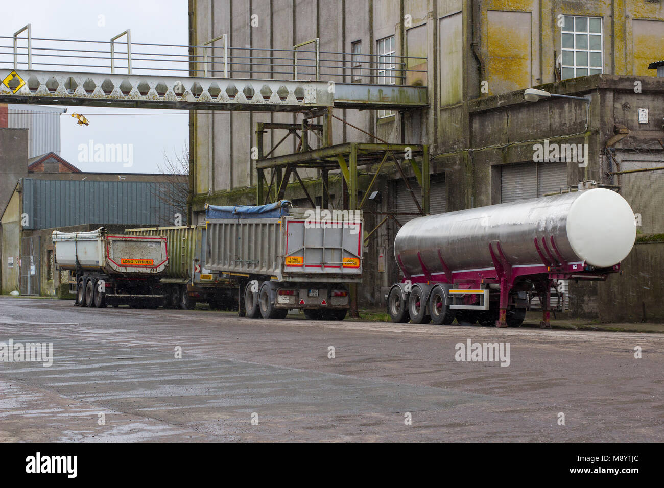 Heavy goods vehicle hi-res stock photography and images - Alamy